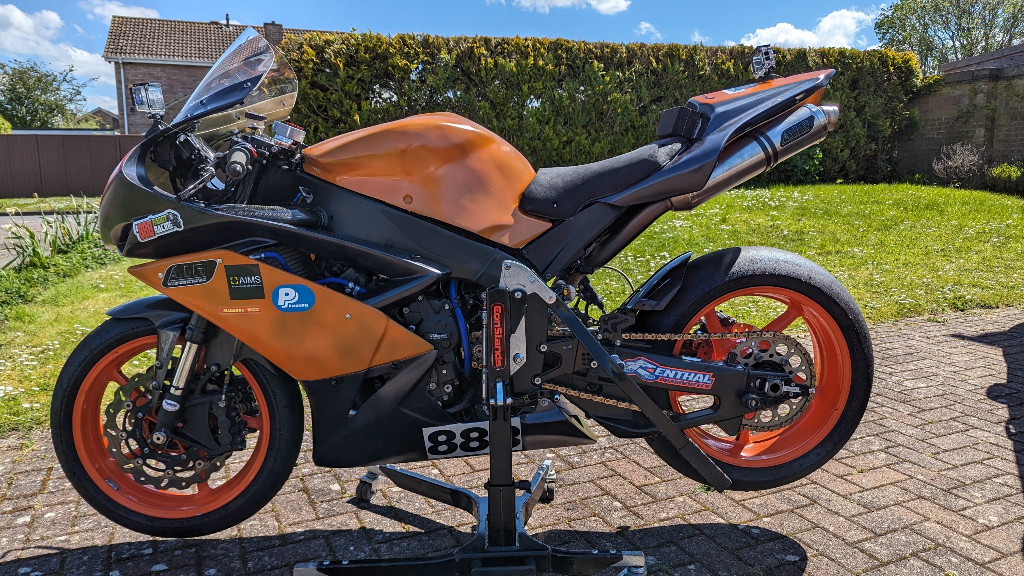 888Racing | Track shenanigans